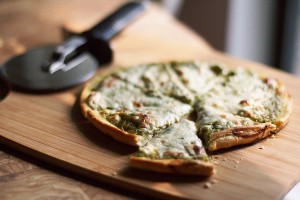 CRAVEABLE RECIPE ROUND-UP - VEGAN PIZZAS - Chic Vegan