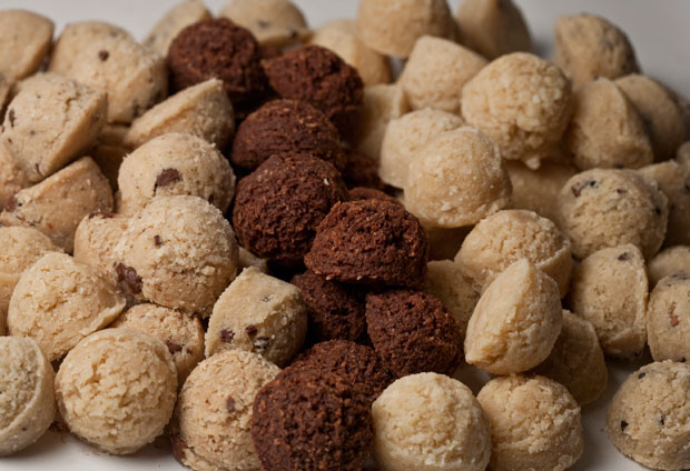 Product Review: Wonderfully Raw Snacks - Chic Vegan