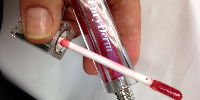 Product Review: EnvyDerm's Lip Plumping Lip Gloss - Chic Vegan